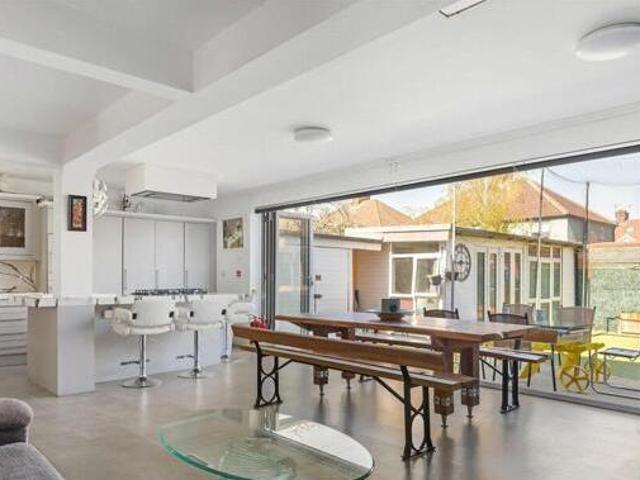 6 Bedroom Semi detached House For Sale In London