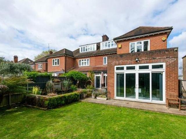 6 Bedroom Semi detached House For Sale In London