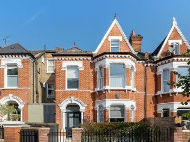 6 Bedroom Semi detached House For Sale In London