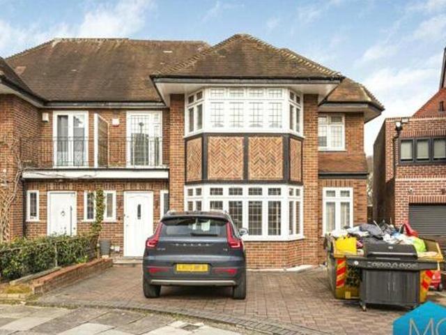 6 Bedroom Semi detached House For Sale In London