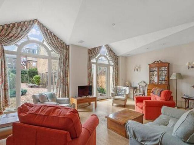 6 Bedroom Semi detached House For Sale In London