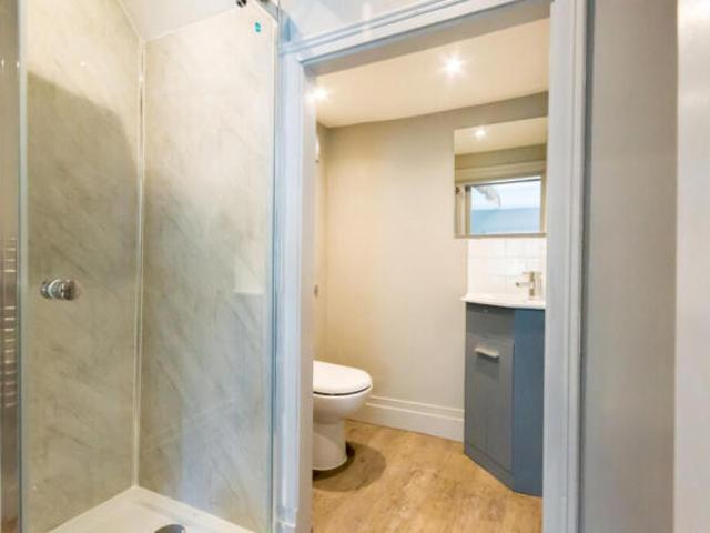6 bedroom semi detached house for sale in London Road, Reading, RG1