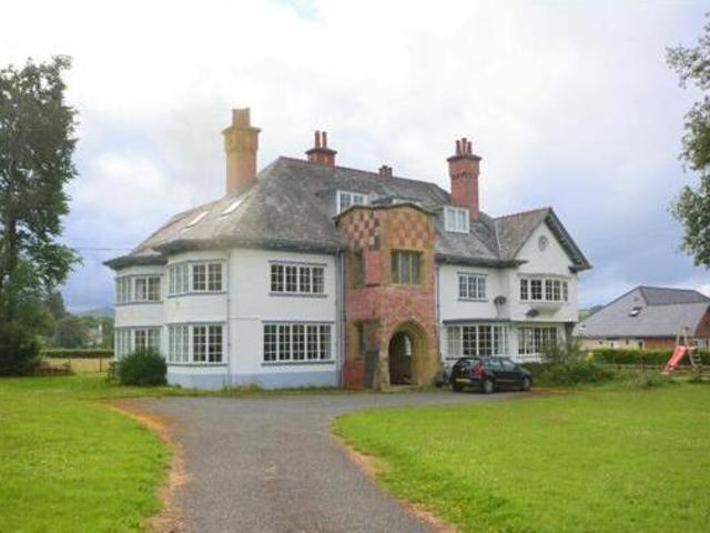 6 Bedroom Semi detached House For Sale In Llanuwchllyn