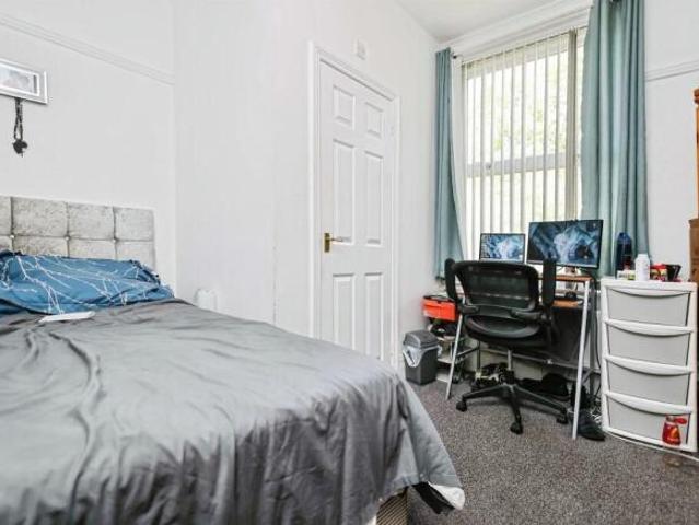 6 bedroom semi detached house for sale in Manor Road, Stechford, Birmingham, B33