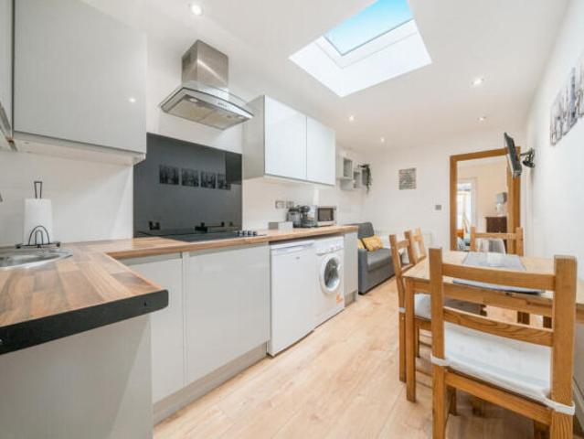 6 bedroom semi detached house for sale in Northumberland Avenue, Welling, DA16