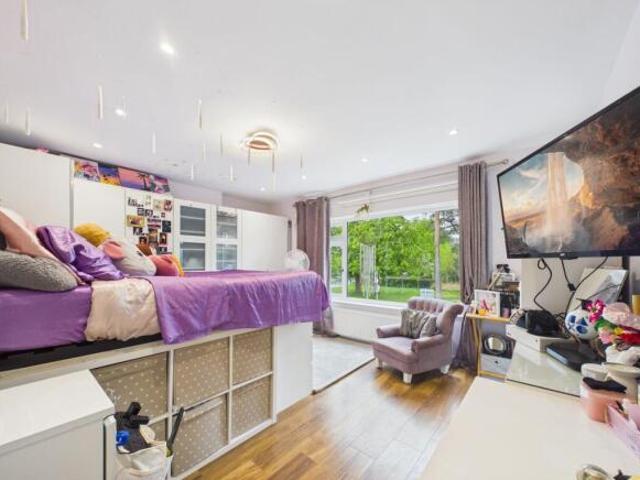6 bedroom semi detached house for sale in School Road, Tilehurst, RG31