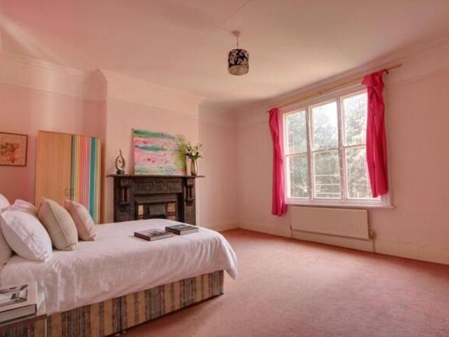 6 bedroom semi detached house for sale in St. Johns Road, Leicester, LE2