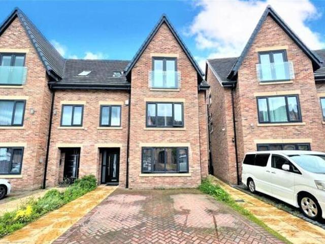 6 Bedroom Semi detached House For Sale In Stoke on trent, Staffordshire