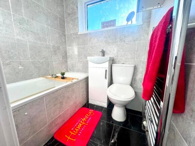 6 bedroom semi detached house for rent in 6 Bedroom Student Home 12 Godden Road, UKC, CT2