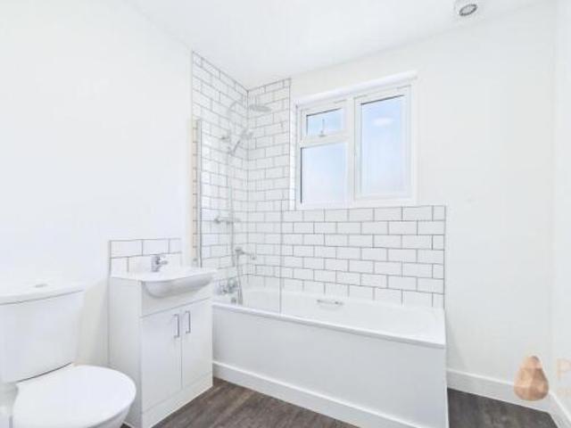 6 bedroom semi detached house for rent in Terringes Avenue, Worthing, BN13