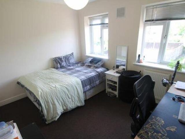 6 Bedroom Semi detached House For Rent In Uxbridge