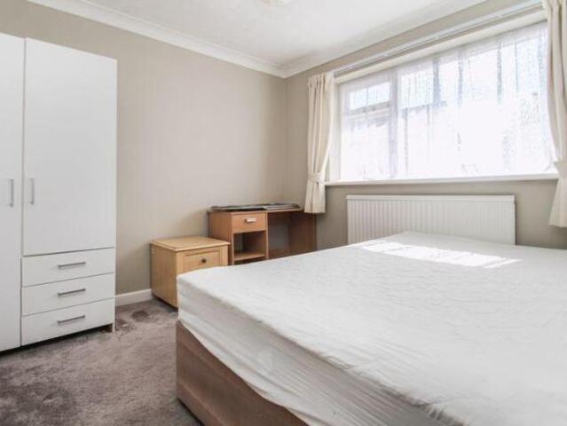 6 bedroom semi detached house for rent in VIRTUAL VIEWING AVAILABLE Luther Road, Winton, BH9