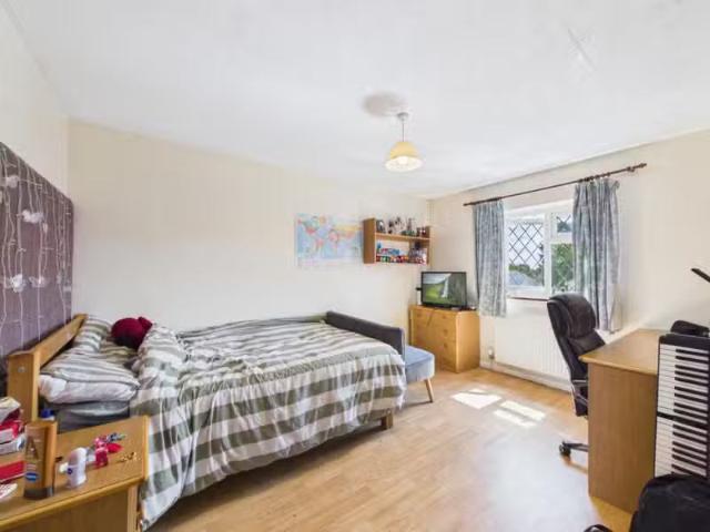 6 bedroom semi detached house for rent in Canterbury, CT2