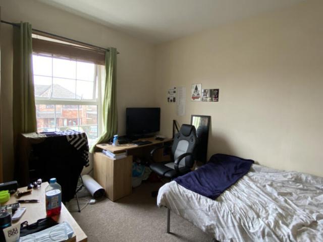 6 bedroom semi detached house for rent in Comer Road, Worcester WR2 5HY, WR2