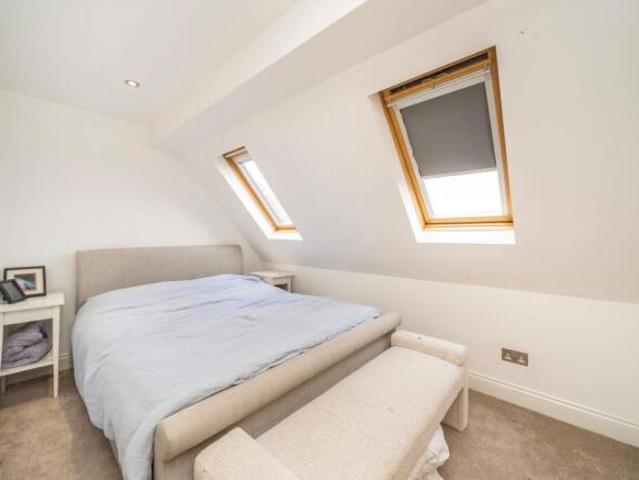 6 bedroom semi detached house for rent in Coppetts Road, London, N10