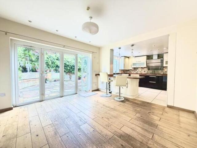 6 bedroom semi detached house for rent in Emerson Road, Poole, BH15