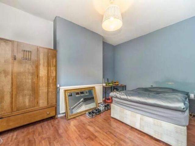 6 bedroom semi detached house for rent in Ennis Road, Finsbury Park, London, N4