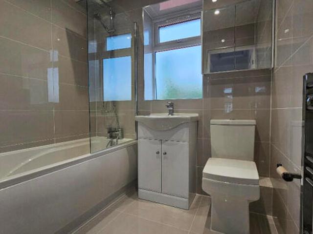 6 bedroom semi detached house for rent in Erleigh Court Gardens, Reading, Berkshire, RG6