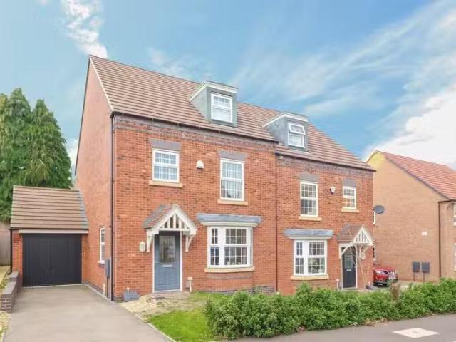 6 bedroom semi detached house for rent in George Dixon Road, E.