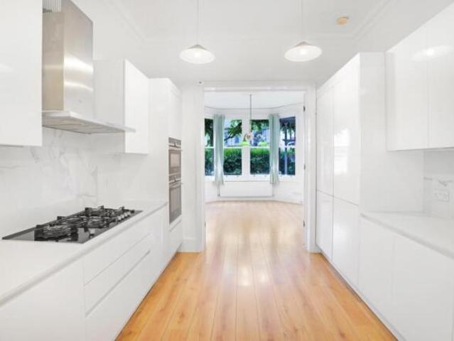 6 bedroom semi detached house for rent in Hollingbourne Road, Herne Hill, London, SE24