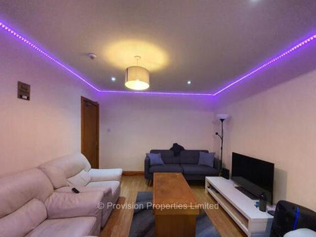 6 Bedroom Semi detached House For Rent In Hyde Park, Leeds