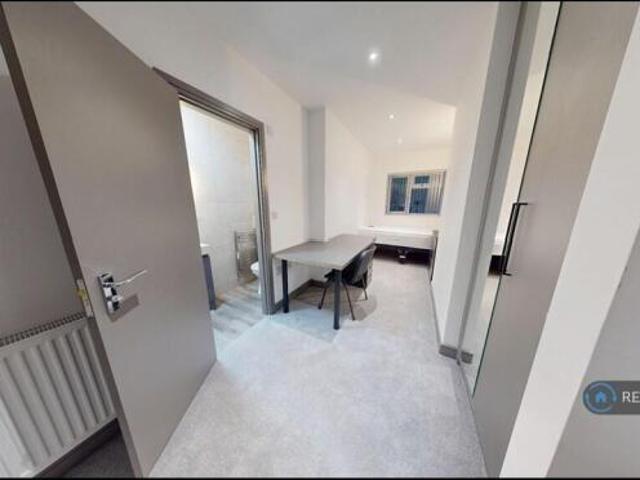 6 bedroom semi detached house for rent in Kirby Corner Road, Coventry, CV4