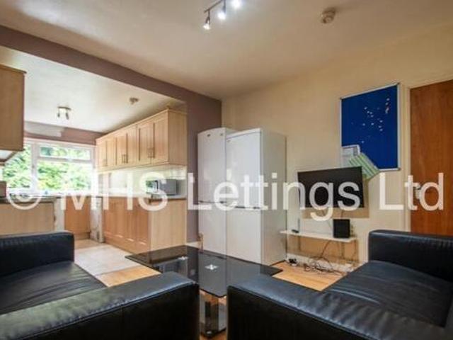 6 Bedroom Semi detached House For Rent In Leeds