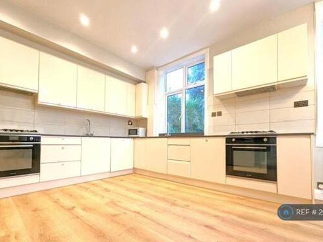 6 Bedroom Semi detached House For Rent In London
