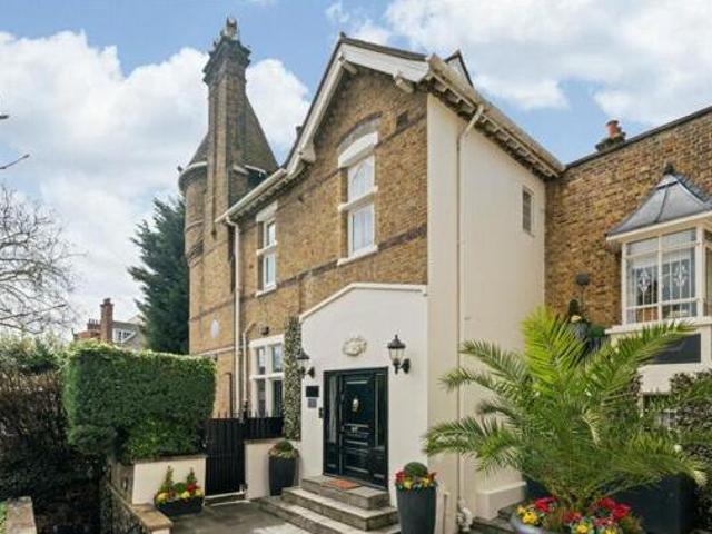6 Bedroom Semi detached House For Rent In London
