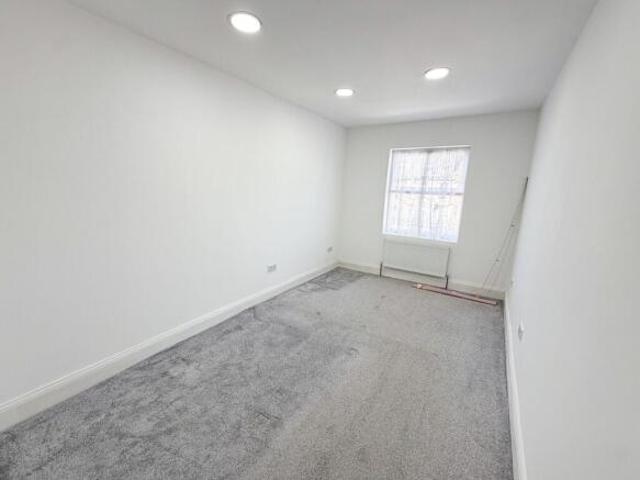 6 bedroom semi detached house for rent in Mayville Road, London, E11