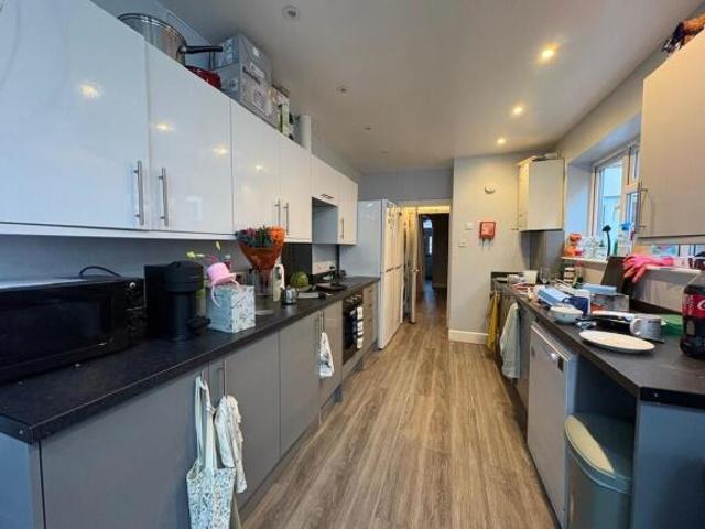 6 bedroom semi detached house for rent in Milton Road, Southampton, SO15