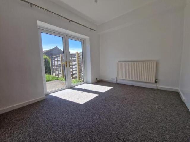 6 bedroom semi detached house for rent in Monks Park Avenue, Bristol, BS7