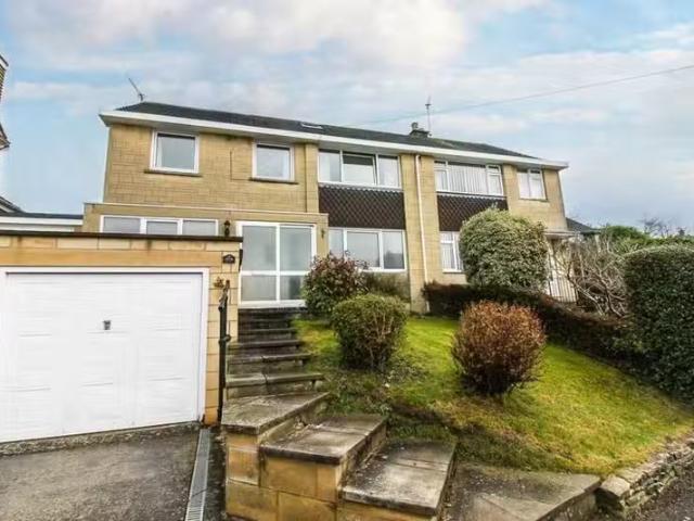 6 bedroom semi detached house for rent in Napier Road, Upper W.