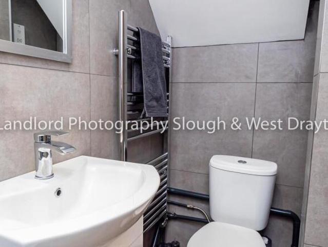 6 bedroom semi detached house for rent in Park Barn East, Guildford, GU2