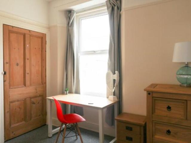 6 bedroom semi detached house for rent in Restormel Terrace, Restormel Road, Plymouth, Devon, PL4