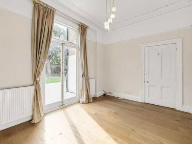 6 bedroom semi detached house for rent in Rivercourt Road, Hammersmith, W6