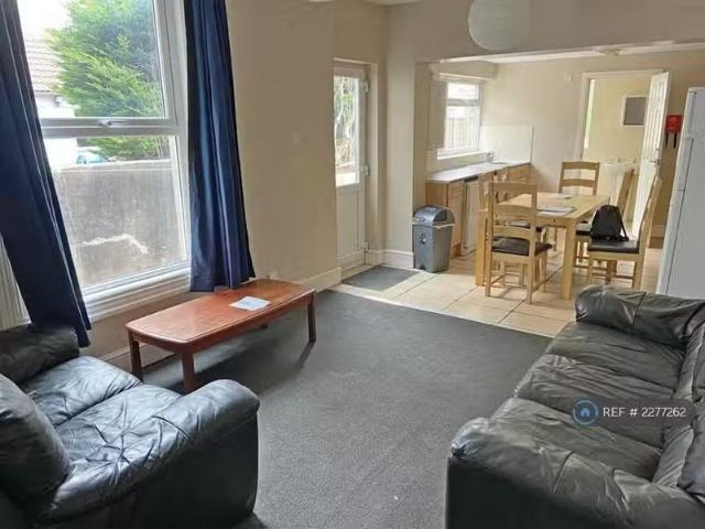 6 bedroom semi detached house for rent in Seymour Road, Bishop.