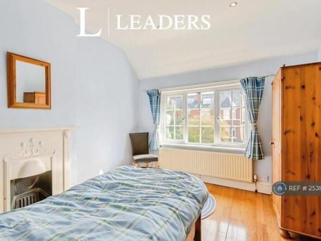 6 bedroom semi detached house for rent in Shavington Avenue, Chester, Cheshire, CH2