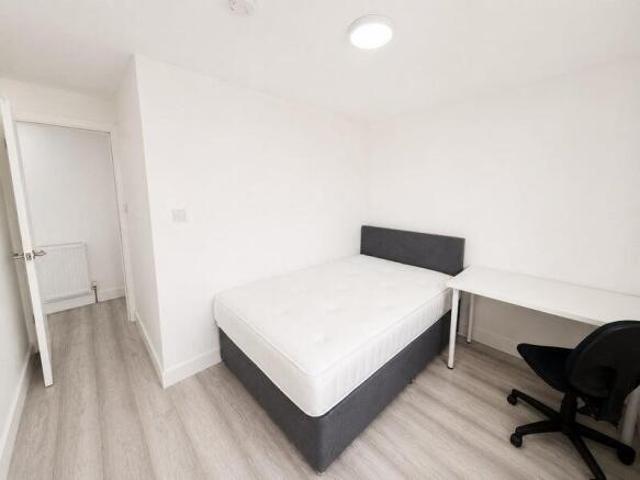 6 bedroom semi detached house for rent in Stothard Road, Lockleaze, Bristol, City, BS7