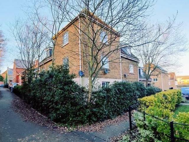 6 bedroom semidetached house for rent in Hakewill Way Colchester CO4