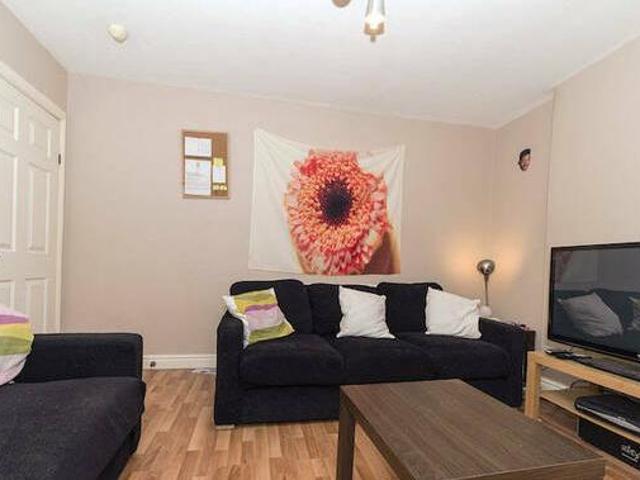 6 bedroom semidetached house for rent in Lindleywood RoadFallowfieldManchesterM14