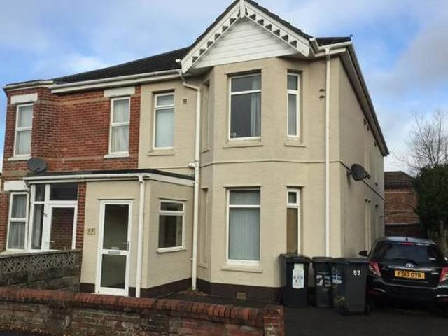 6 bedroom semidetached house for rent in Talbot Road Winton BH9