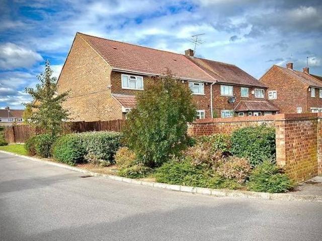 6 bedroom semidetached house for sale in High Street Langley SL3