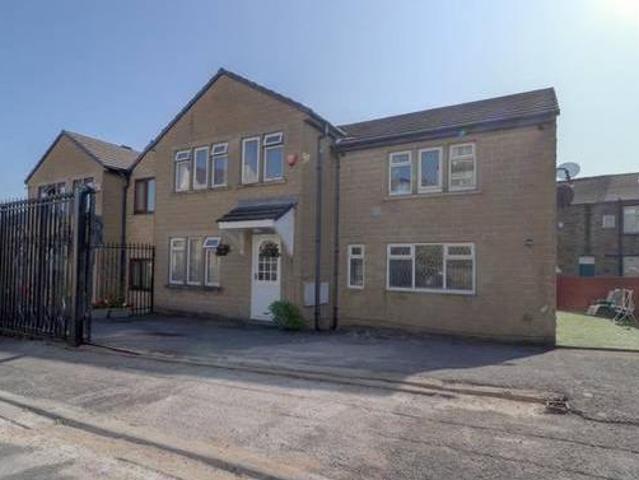 6 bedroom semidetached house for sale in Intake Terrace Bradford BD2