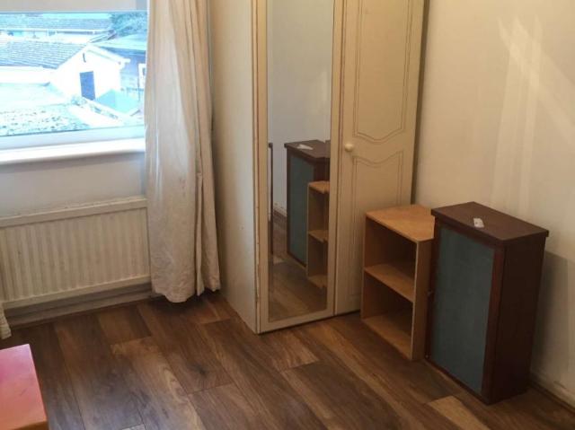 6 Bedroom Shared Living/roommate London London 101816845
