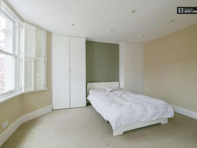 6 Bedroom Shared Living/roommate London London 103615621