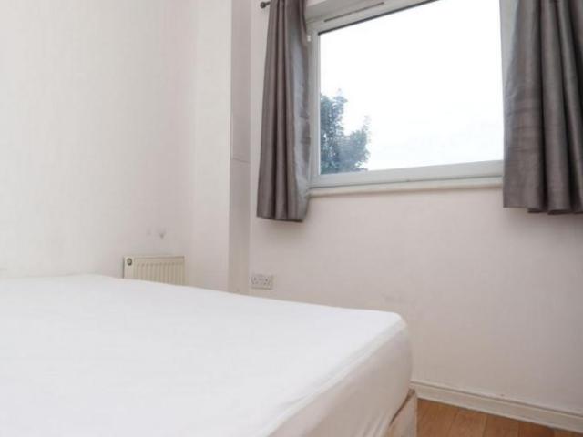 6 Bedroom Shared Living/roommate London London 90559628