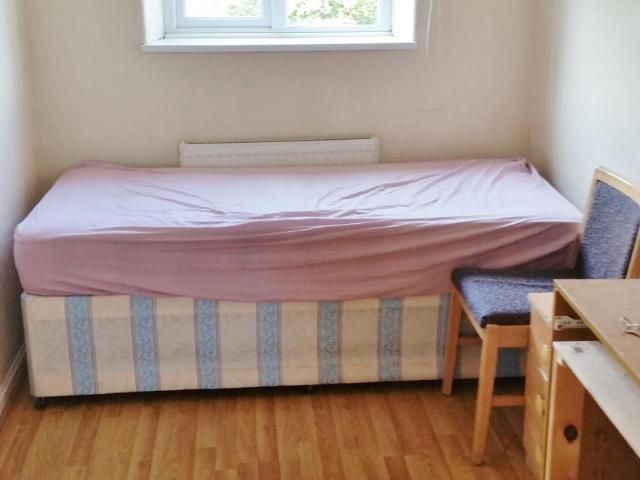 6 Bedroom Shared Living/roommate London London 90562101