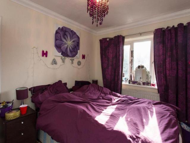 6 Bedroom Shared Living/roommate London London 90562157