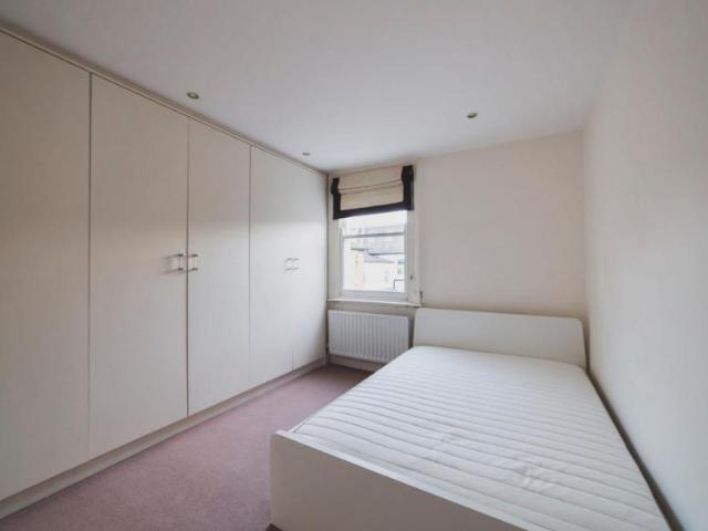 6 Bedroom Shared Living/roommate London London 90563436